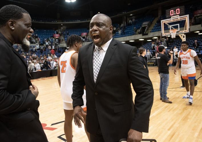 Class 3A/4A boys' basketball state tournament notes: Flyers not fazed ...
