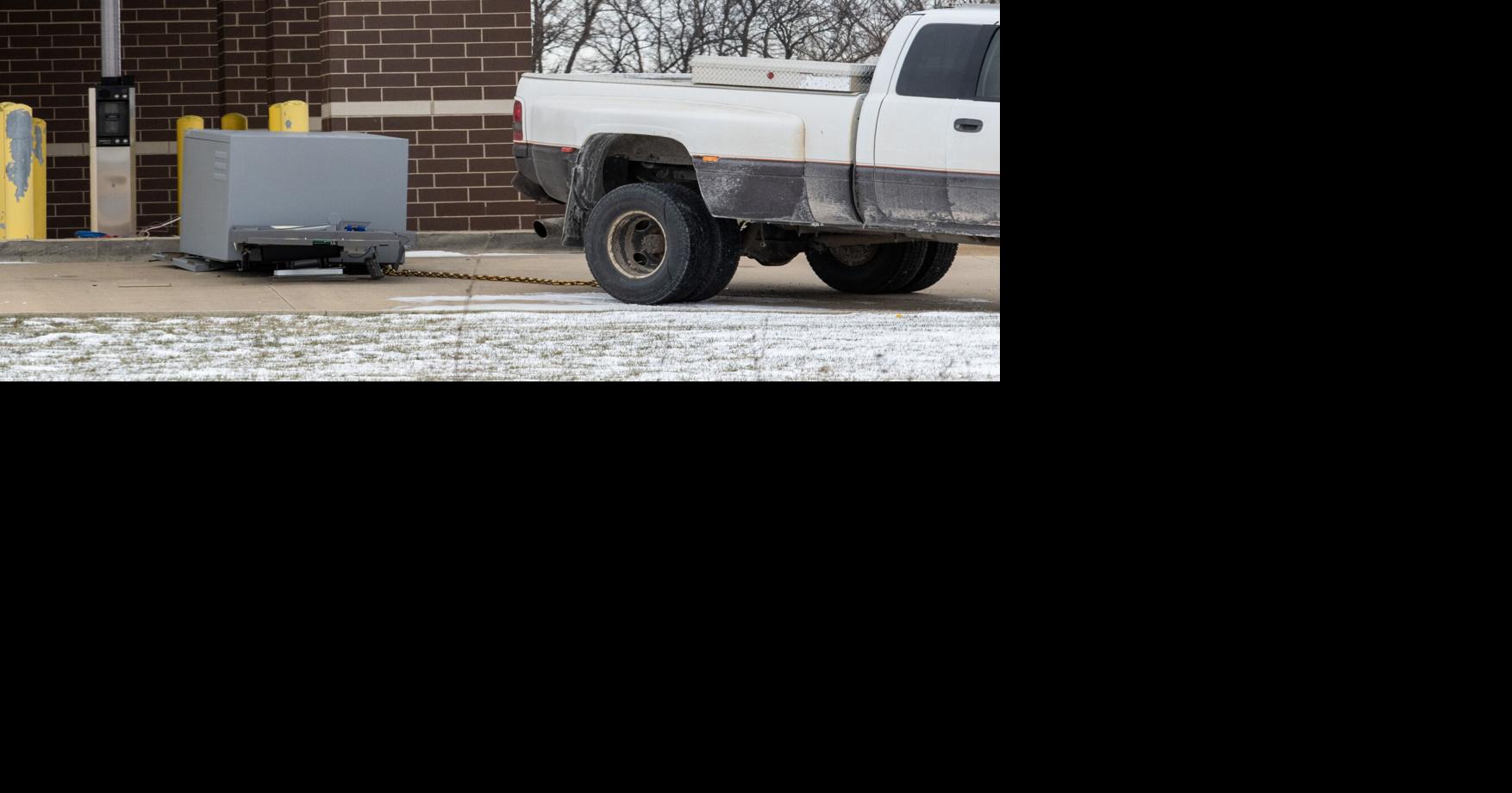 UPDATE: Stolen pickup used in attempted ATM robbery at Mahomet bank ...