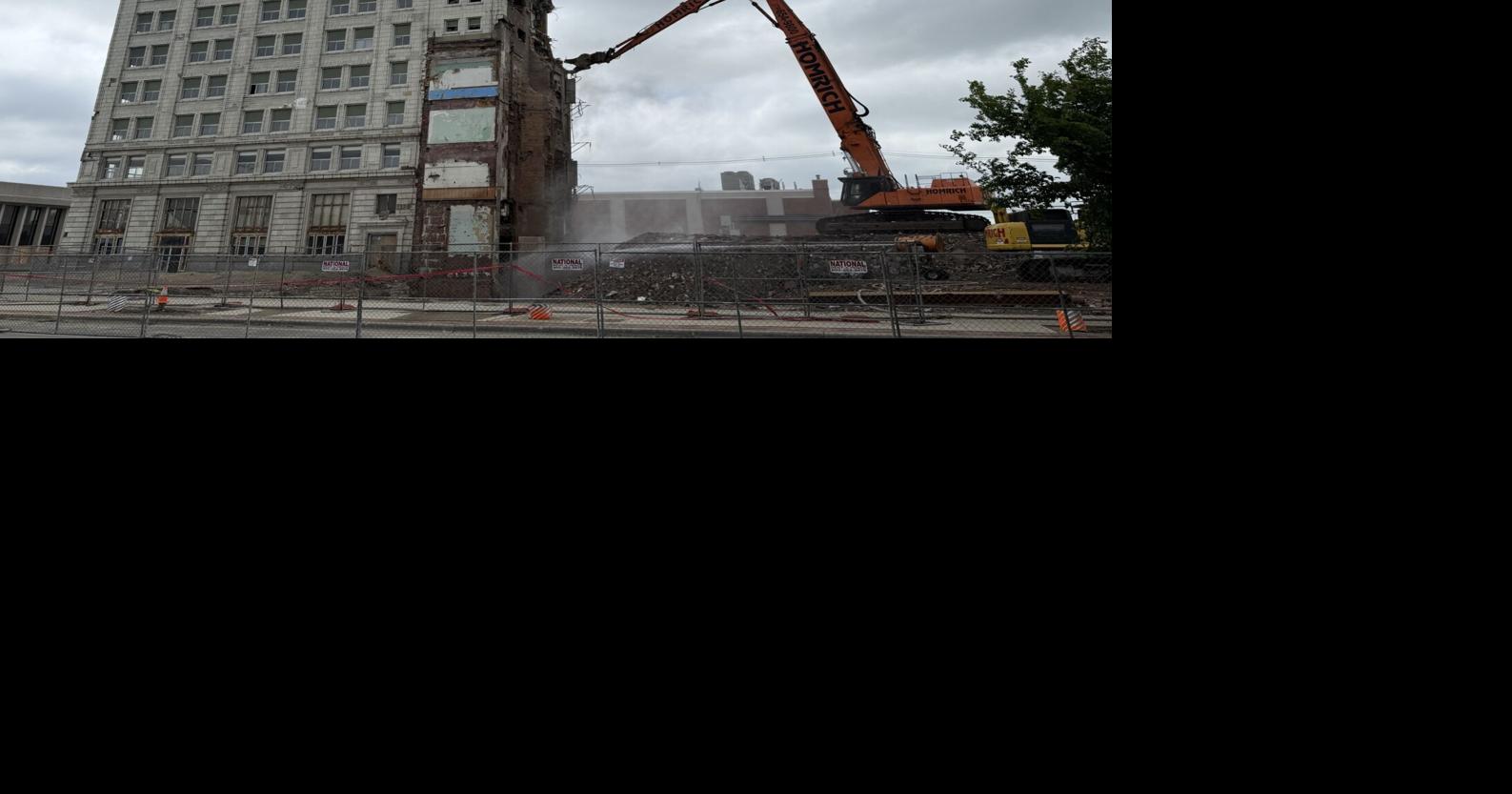 PHOTO GALLERY: Tower coming down, piece by piece | News | news-gazette.com