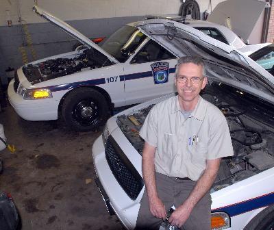 Police department's mechanic still enjoys job 29 years into it | News ...