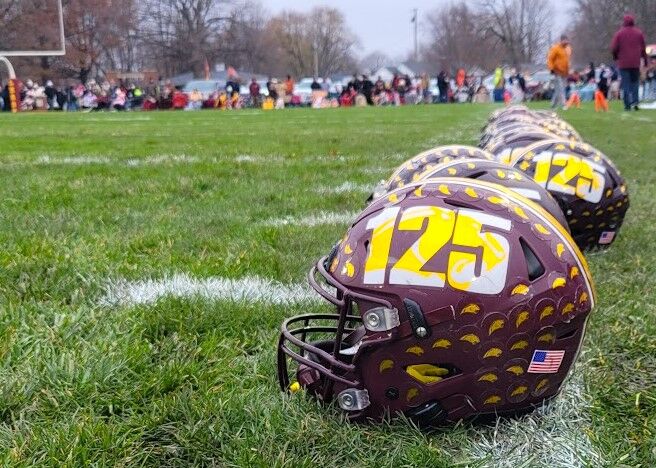 LeRoy ends memorable football season with semifinal loss | Sports ...
