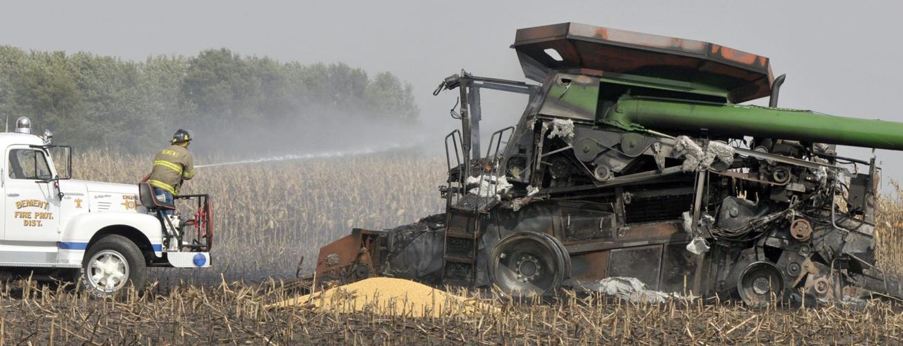 Combine catches fire | News | news-gazette.com