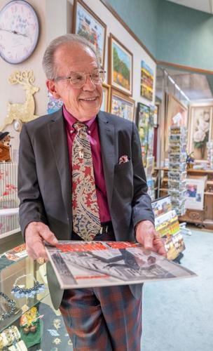 Career performer, artist finds community in new hometown of Arthur ...