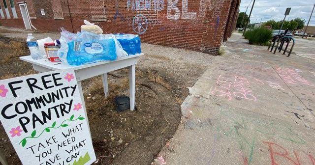 Graffiti outside Champaign barbershop has city's attention | Courts ...