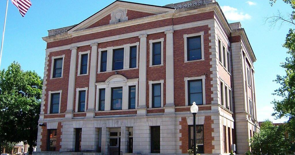 Early-morning fire closes Piatt County Courthouse | Local News | news ...