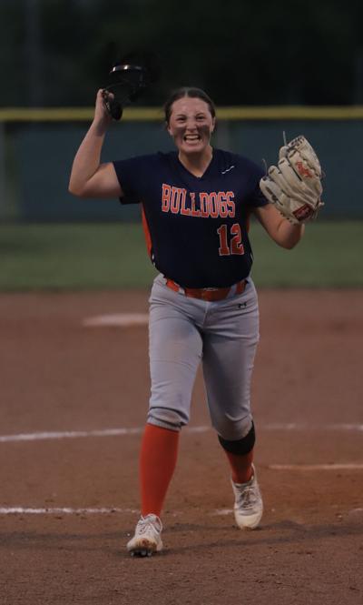 Yergler throws perfect game, lifts Mahomet-Seymour softball to Sweet 16 ...