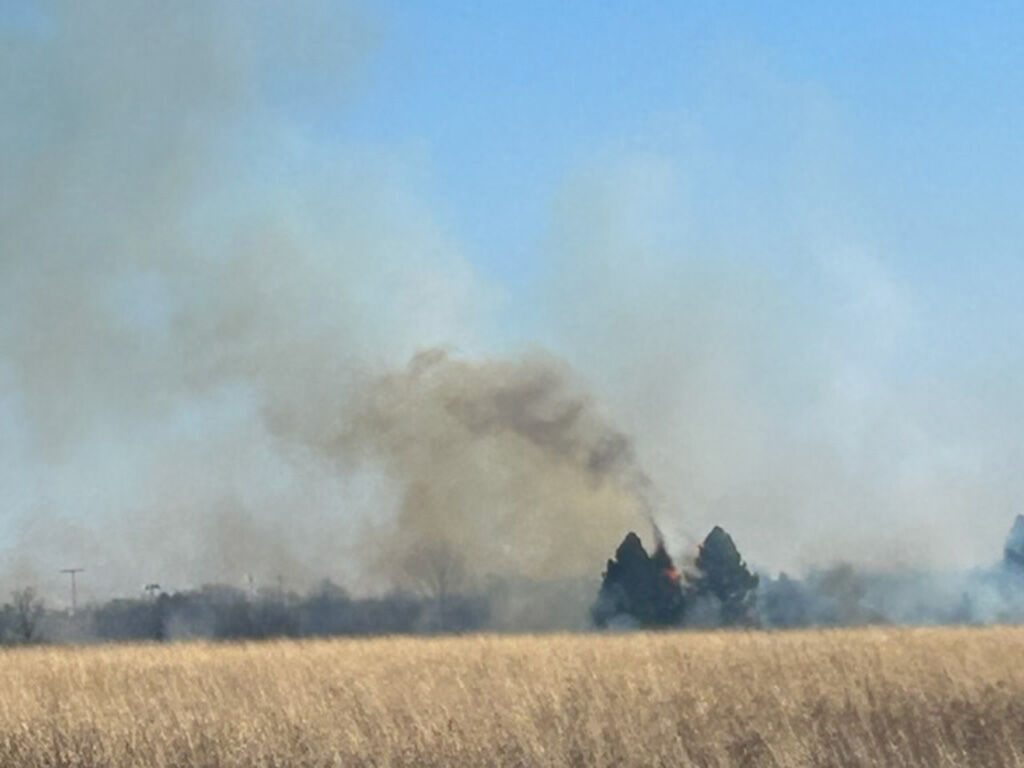 Winds fanning field fire west of Champaign | News | news-gazette.com