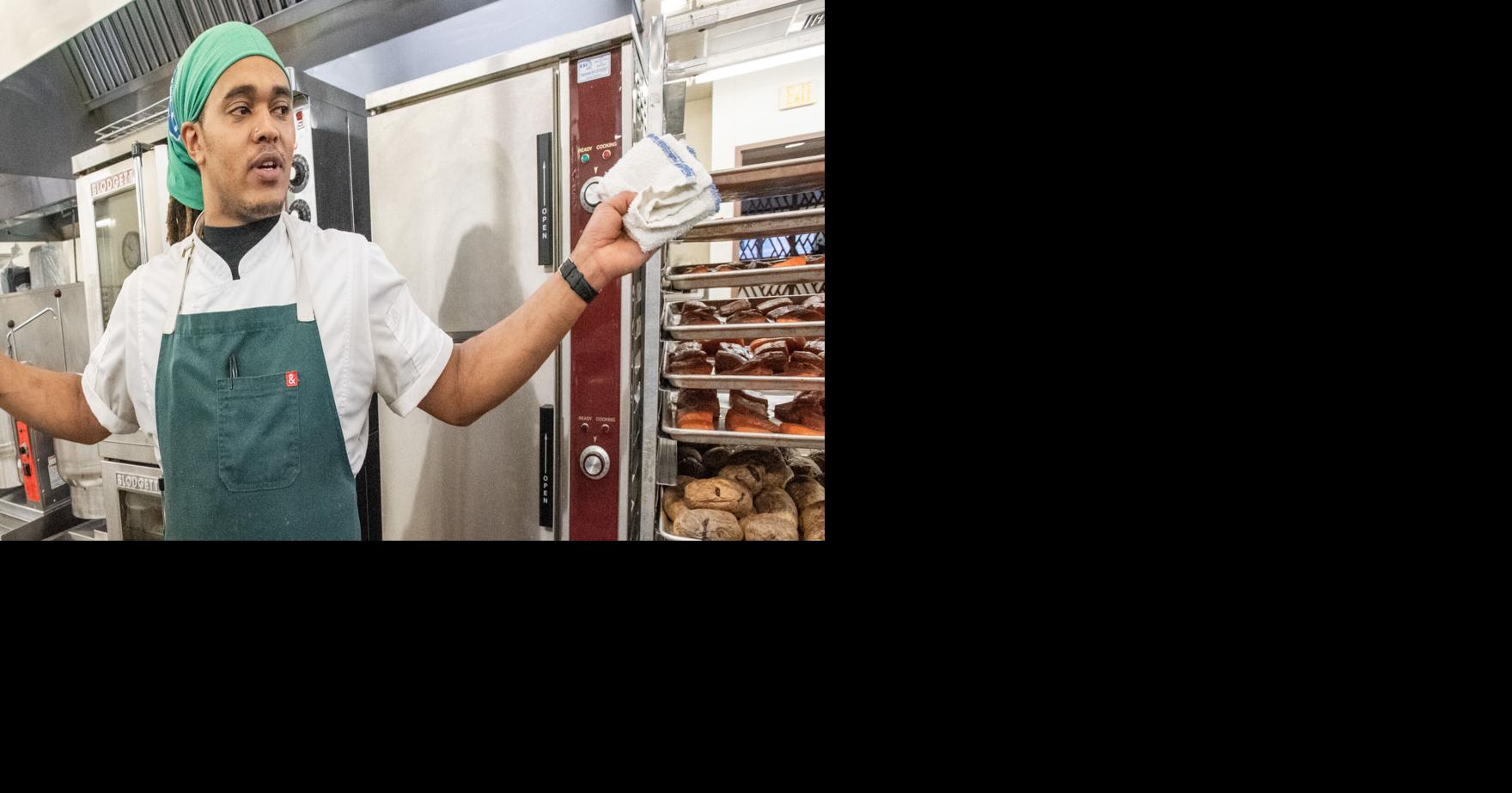 Bob Asmussen | ClarkLindsey's chef cookin' up a storm | Columns | news ...