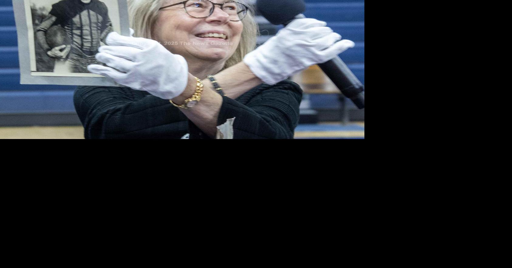 PHOTO GALLERY: Huff Hall time capsule opened | Features | news-gazette.com