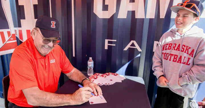 Illinois hosting 2025 Butkus Award ceremony | Newsletter | news-gazette.com