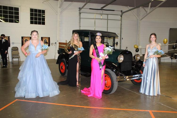 Hoopeston Area High School crowns prom royalty | Ford County | news ...