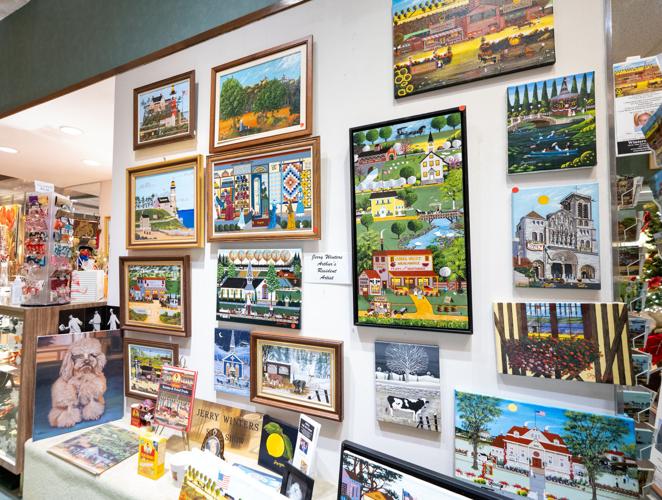 Career performer, artist finds community in new hometown of Arthur ...