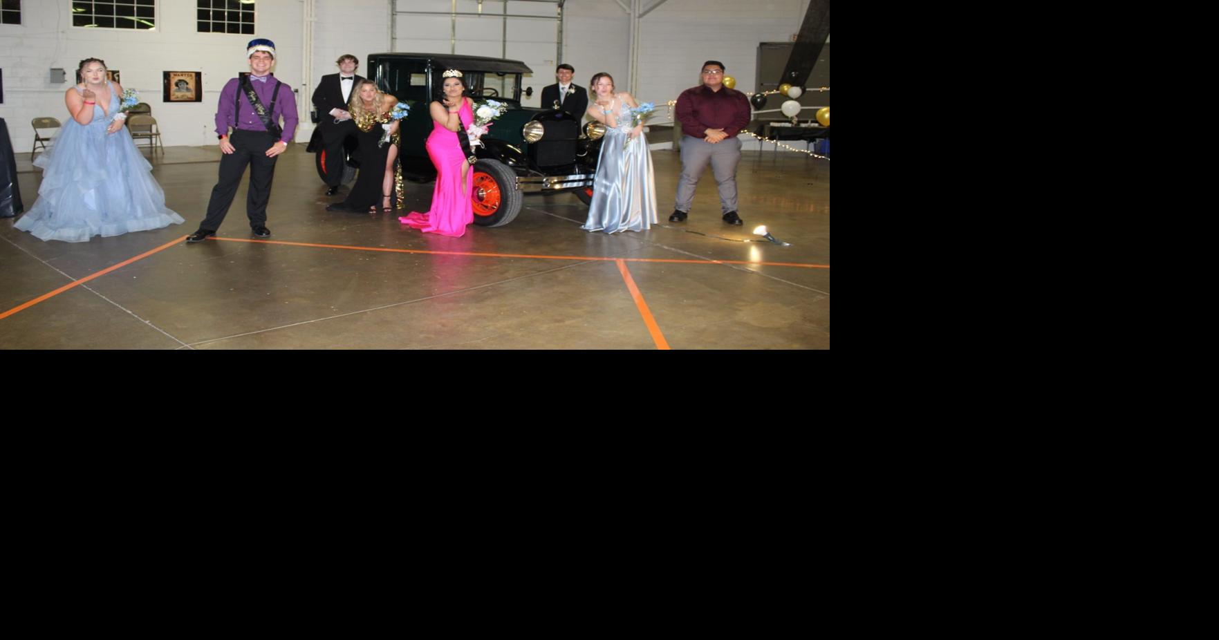 Hoopeston Area High School crowns prom royalty | Ford County | news ...