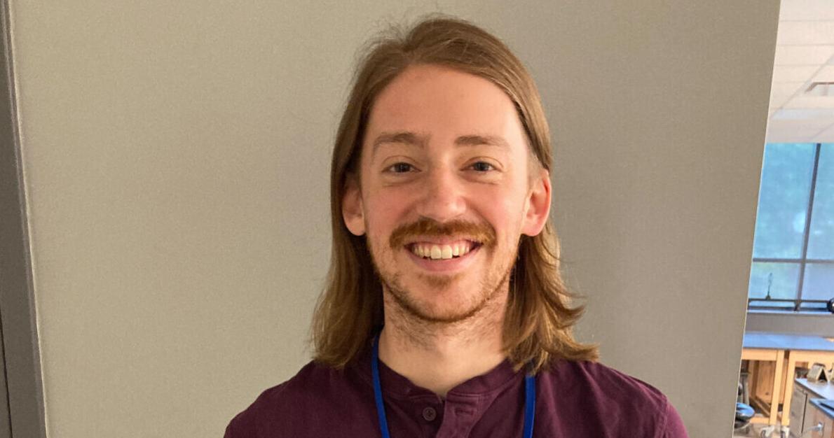 Teacher of the Week: Alex Gordon, physics, Champaign Central High ...
