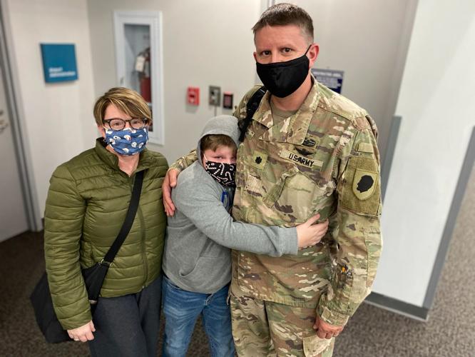 A family reunion on Christmas Eve | Military | news-gazette.com