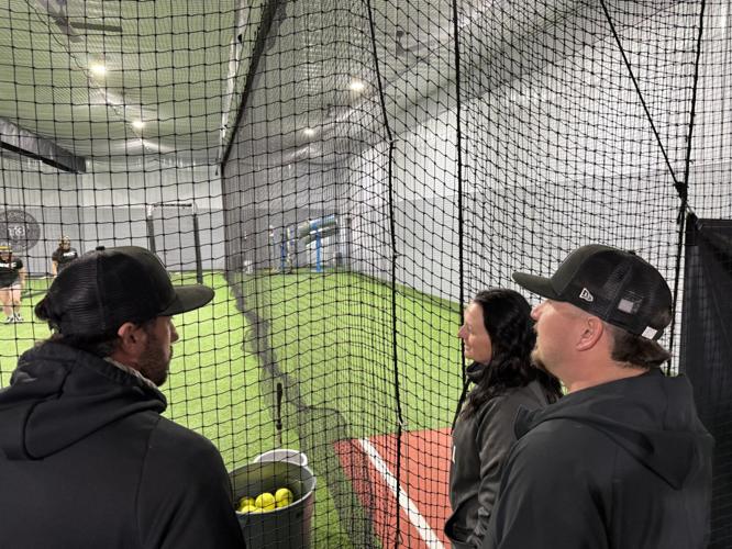DACC softball coaches, players know they can be champions | Community ...
