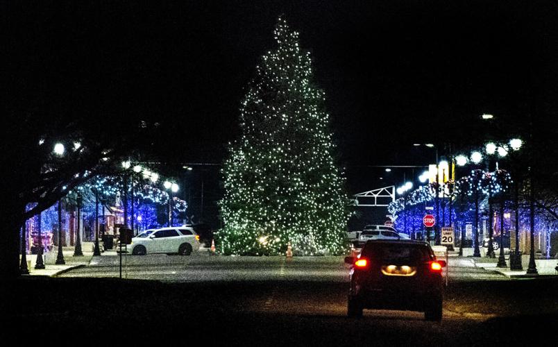 Even if weather is frightful, area communities mark Christmas outdoors ...