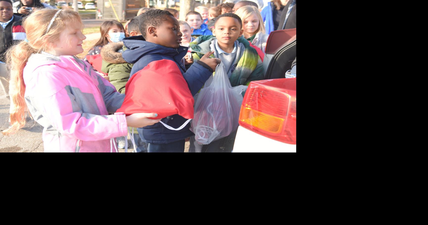 Holy Cross students do their part to help out soup kitchen | Social ...