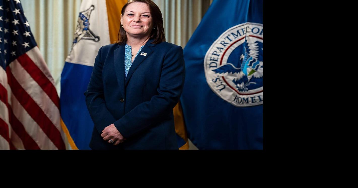 'A pretty awesome career': EIU honoring Secret Service director as ...