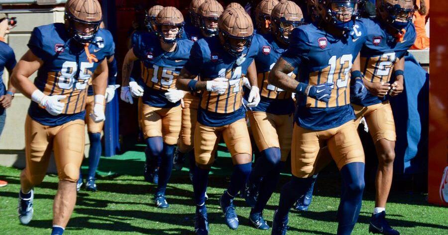 Gameday Central | FINAL: No. 22 Illinois 21, No. 24 Michigan 7 ...