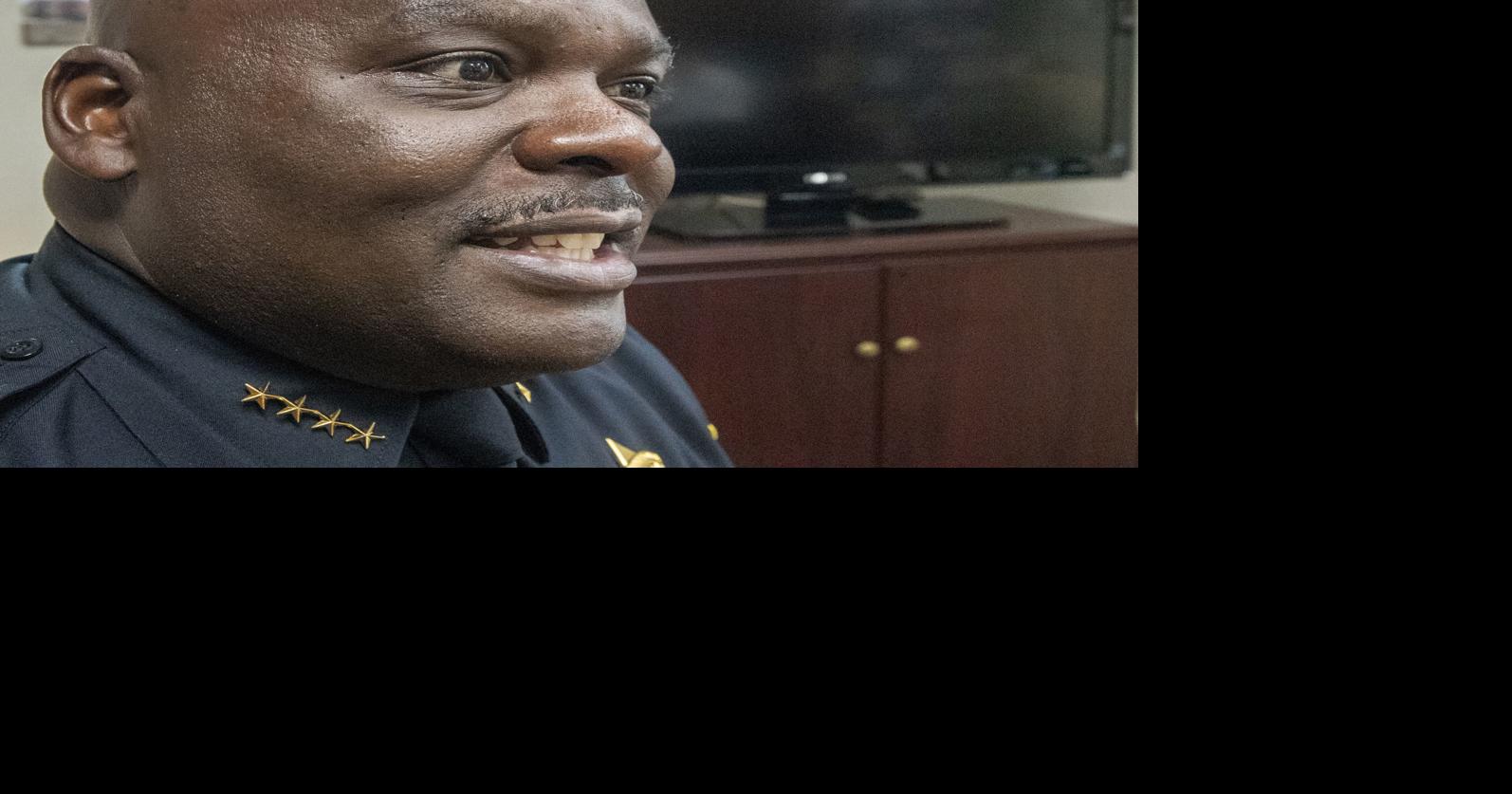 Local police chiefs congratulate Cobb on career | News | news-gazette.com