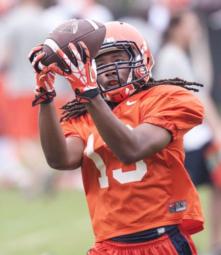 UI Football Practice: Aug 7 | Illini football news | news-gazette.com