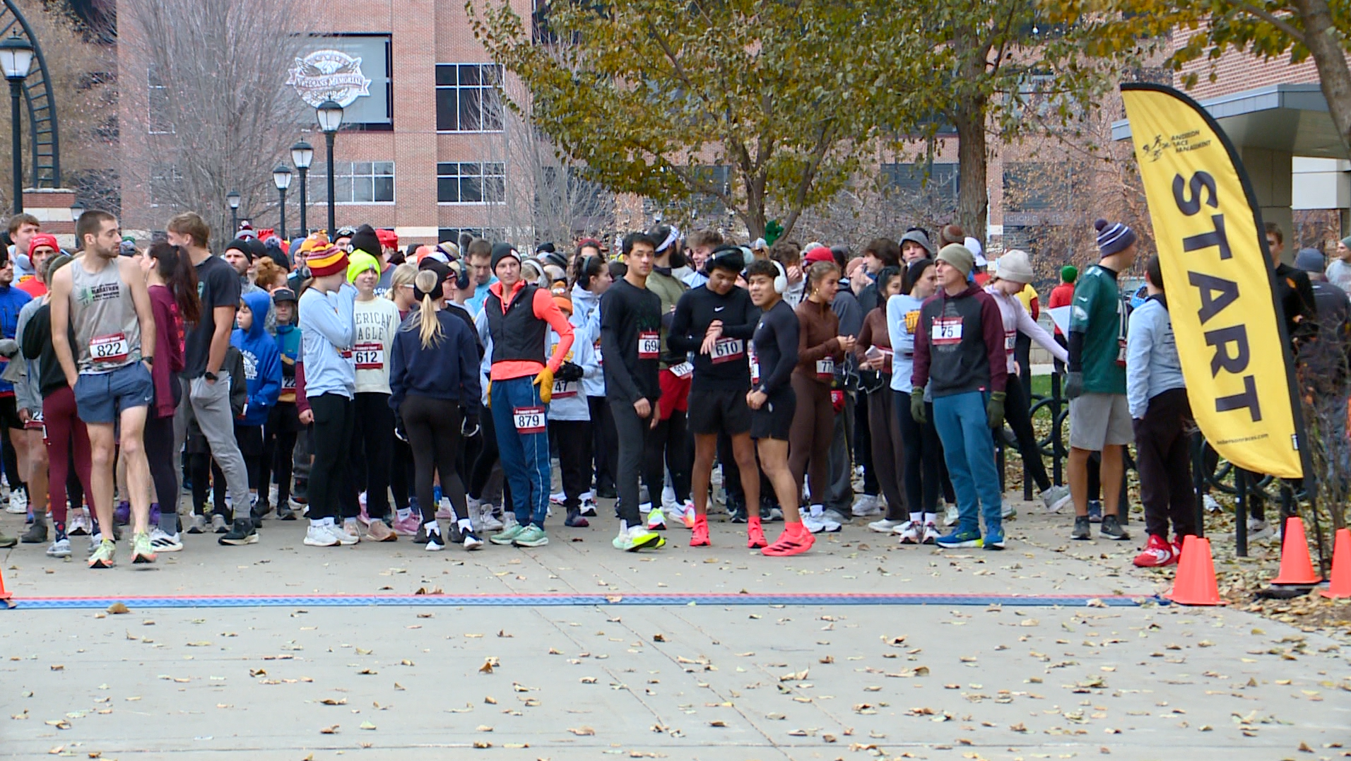 Area runners celebrate 30 years of tradition with annual UWL Turkey Trot | La Crosse | news8000.com