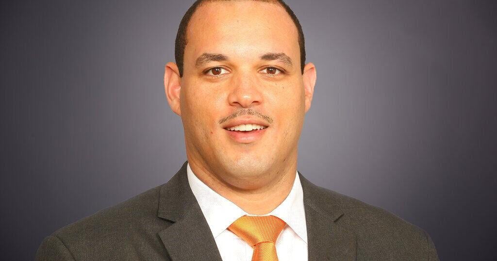 Report: Wisconsin hiring longtime NFL executive as general manager ...