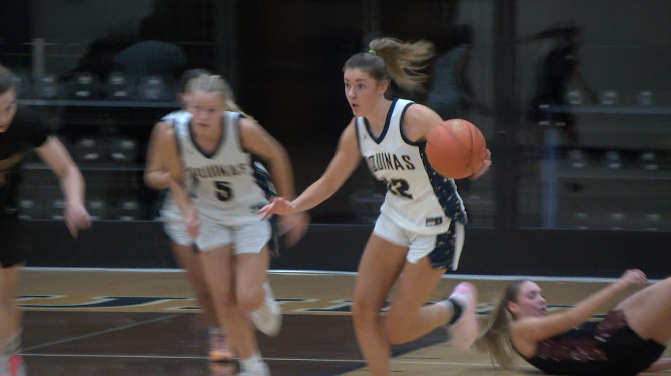 Blugold defense shines in heavyweight clash with Edgewood | Aquinas ...