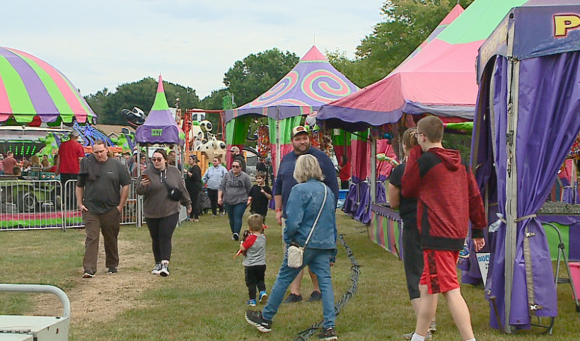La Crescent Applefest Medallion Hunt starts | La Crescent | news8000.com