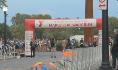 Runners raise money for the Y Annual Campaign during Maple Leaf Walk ...