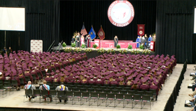 Thousands of UWL students graduate at spring commencement ceremony ...