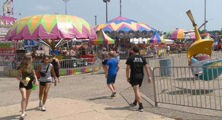 Monroe County fair opens in Tomah with free admission for young ...