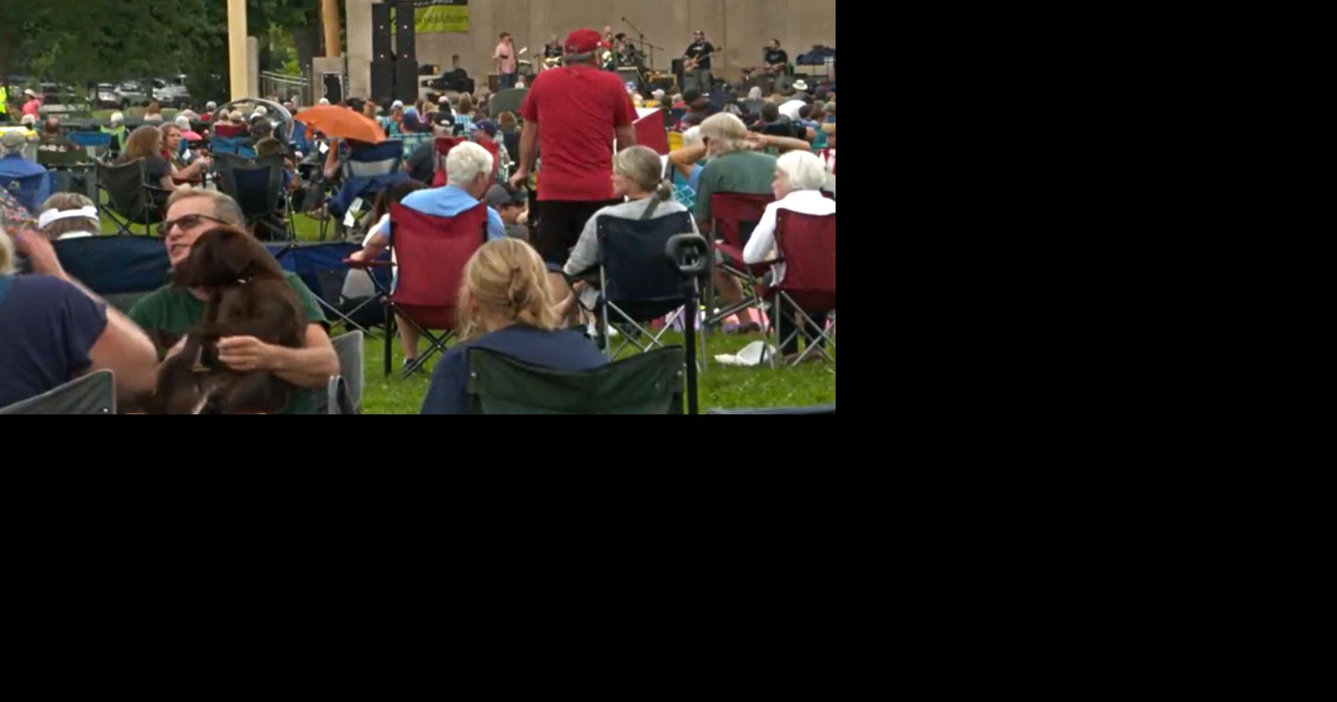 Moon Tunes concert raises food donations for Hunger Task Force | La Crosse | news8000.com