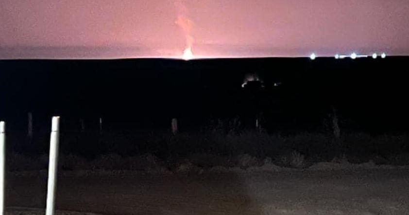 Oklahoma gas pipeline explodes, shooting flames 500 feet into the air ...