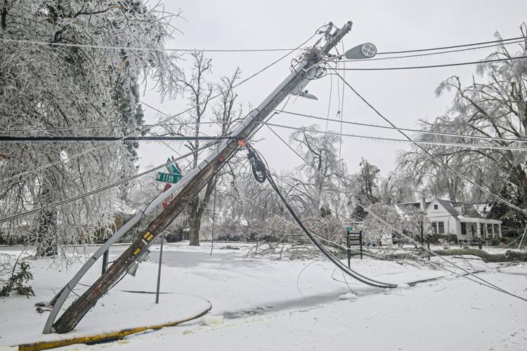 Death toll from winter storm and cold rises to over 25 as South eyes ...