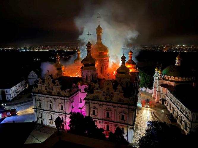 Ukraine’s historic Kyiv Pechersk Lavra monastery set on fire in major ...