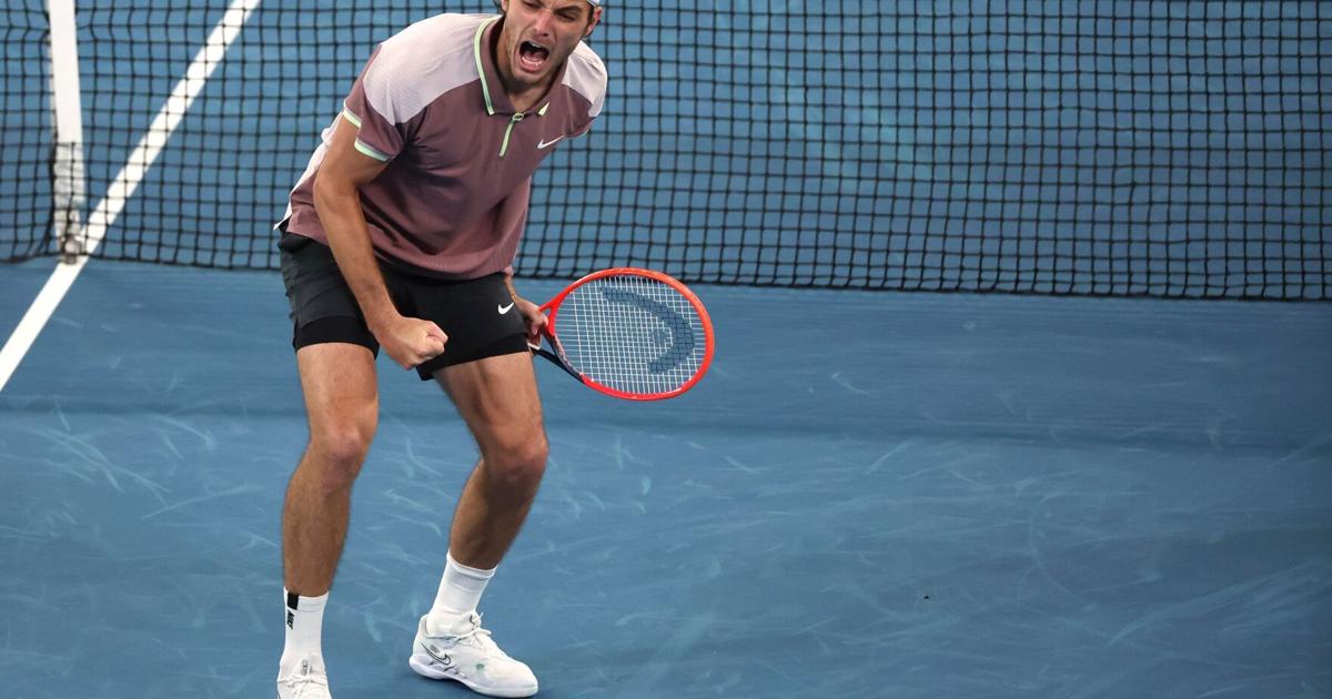 Novak Djokovic drops just three games and equals Roger Federer record ... Novak Djokovic drops just three games and equals Roger Federer record ...