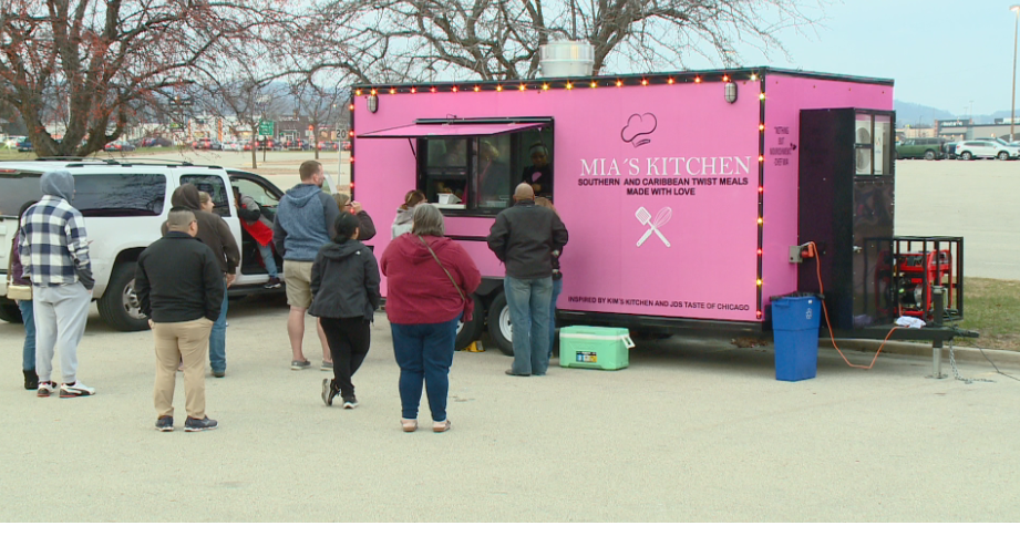 Mia's Kitchen on Wheels hosts grand opening | Local News | news8000.com