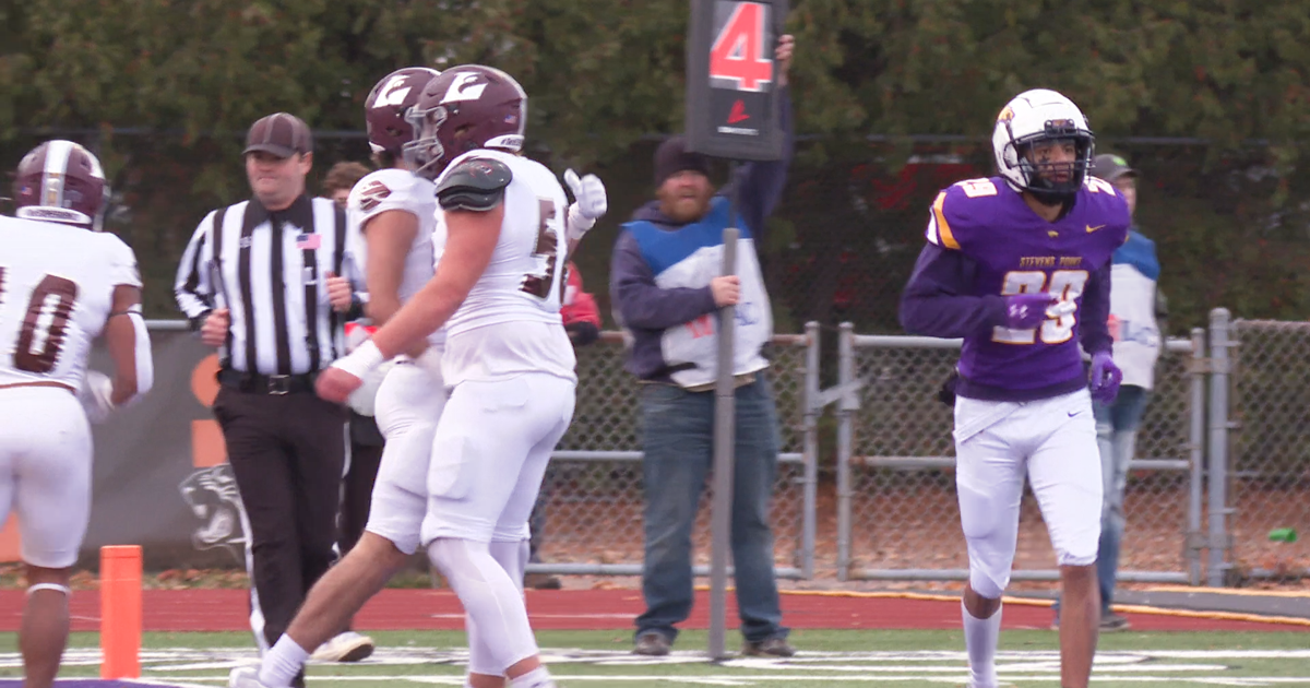 Eagles complete perfect WIAC season as UWL takes down UWSP 41-7 | UW-La ... Eagles complete perfect WIAC season as UWL takes down UWSP 41-7 | UW-La ...