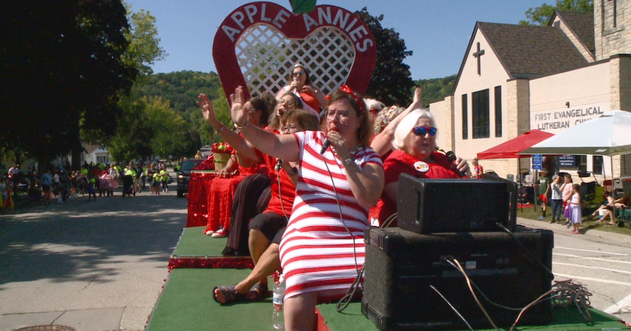 La Crescent's Applefest celebrates last day with King Apple Parade ...