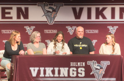 17 Vikings sign Letter of Intent at Holmen High school | Holmen Vikings ...