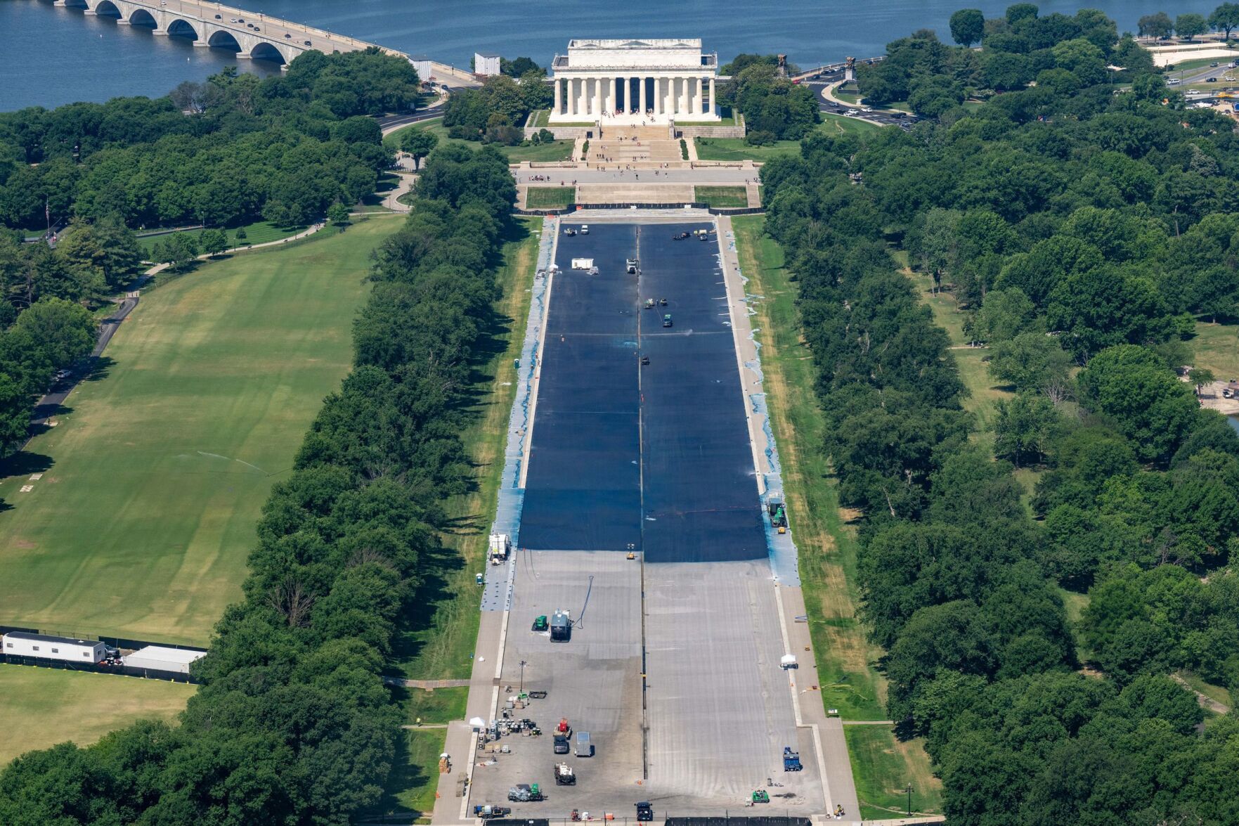 Trump ups Reflecting Pool renovation projections to ‘less than $20 ...