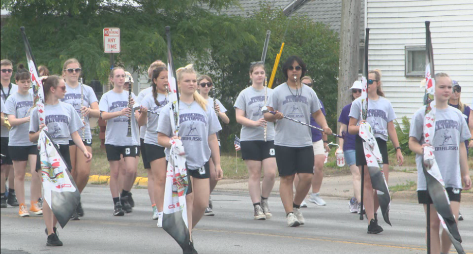 Winona brings out a crowd for the Steamboat Days Grande Parade | Local ...