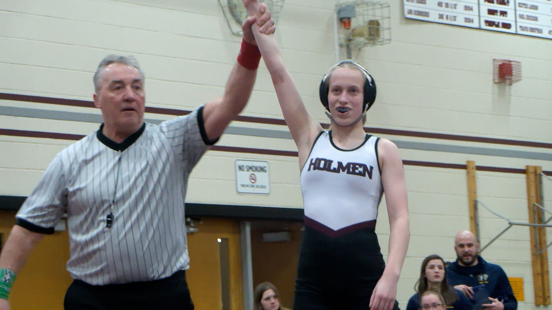 Holmen advances 11 during girls wrestling regional | High School Sports ...