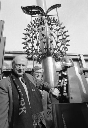 A brief history of the Times Square New Year’s Eve ball drop ...