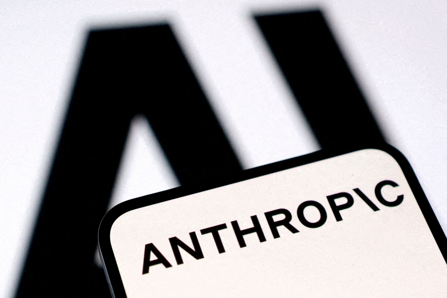 Anthropic warns that AI will soon be able to improve itself without ...