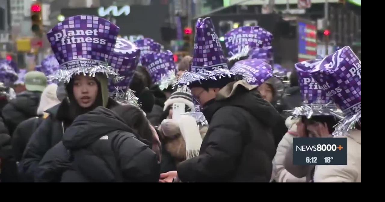 Crowds Gather at Times Square for NYE Celebration | News | news8000.com