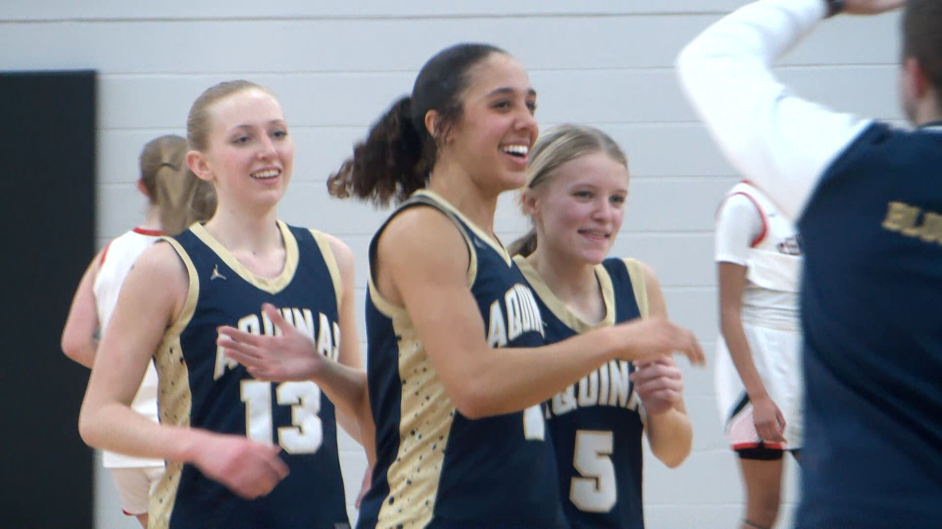 Blugolds pull off comeback victory, hand Central their first defeat ...