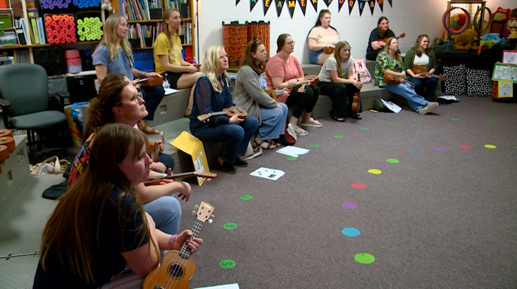 La Crosse school district introduces ukulele program for early learning ...